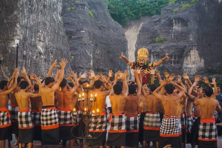 Tari Kecak : Tarian Tradisional Bali yang Mendunia - Loker Bali Info Blog