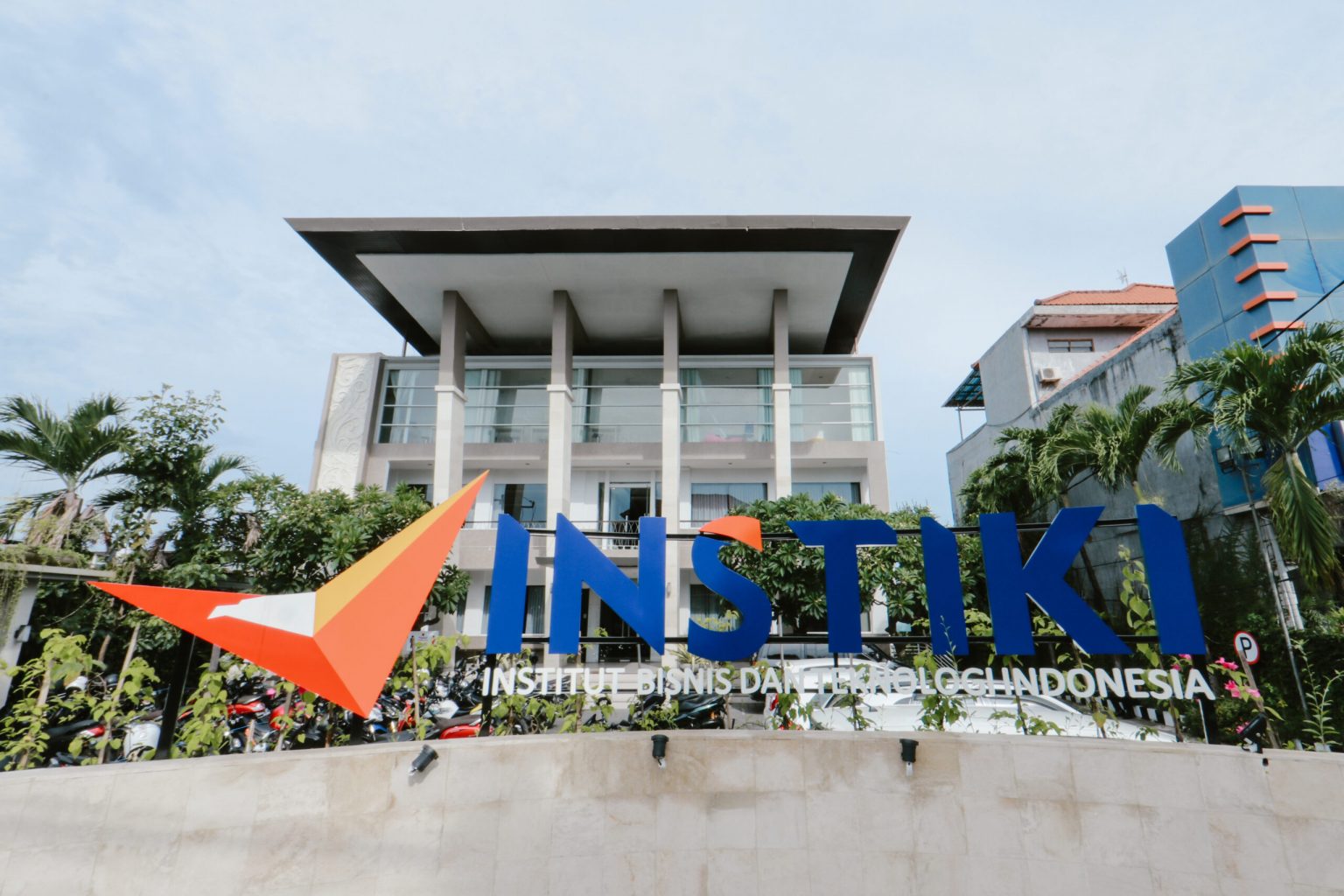 Daftar Universitas IT di Bali, Kampus IT di Bali Mana yang Terbaik? - Loker Bali Info Blog